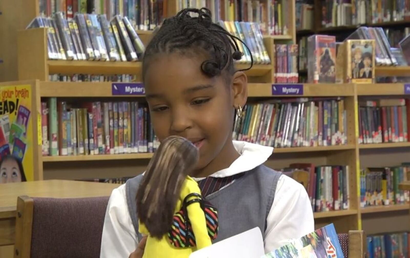 VIDEO: Así reaccionan las niñas ante la "Barbie" con acné y celulitis ...