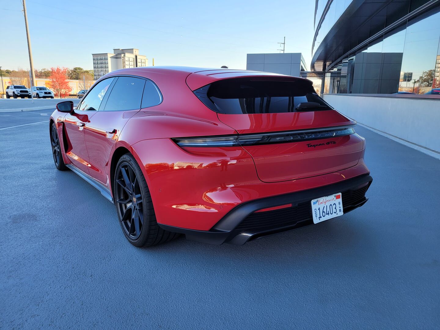 2024 Porsche Taycan GTS Sport Turismo: Elegancia eléctrica y ...
