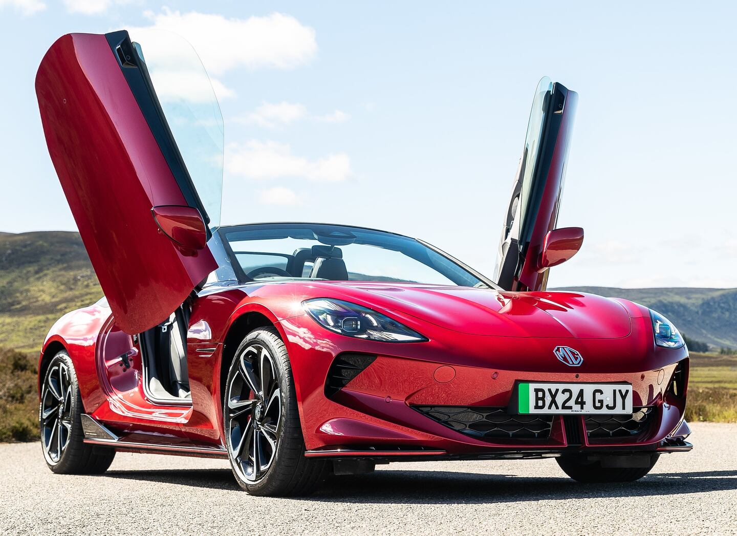 MG lanza en Chile el MG3 HEV, el Cyberster eléctrico y el RX9 SUV de 7 plazas: una apuesta por ...