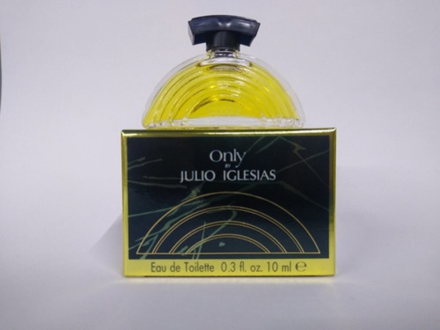 En el cumpleaños 79 del gran Julio Iglesias, conoce los 3 perfumes ...