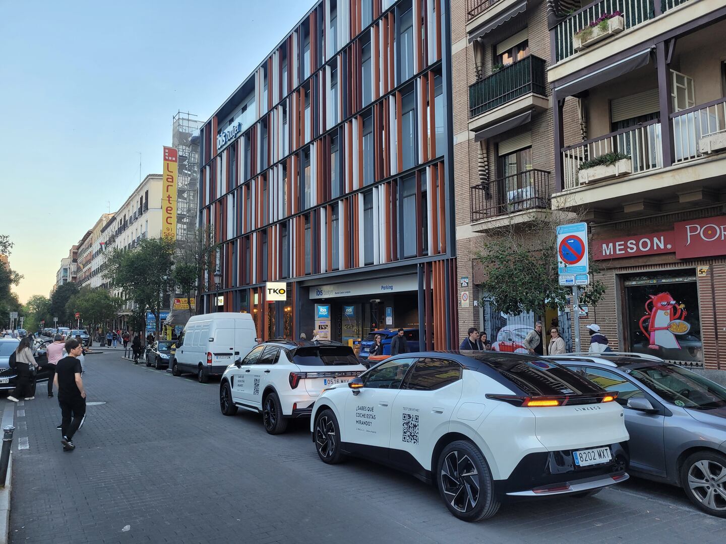 Probamos los Lynk & Co 01 y 02: así funcionan el híbrido enchufable y ...