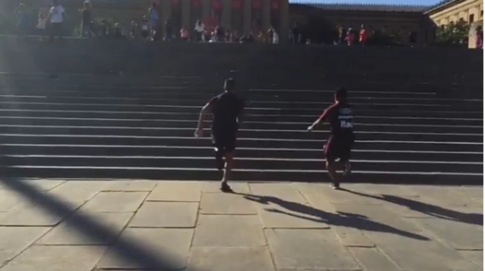 Alexis emuló histórica escena de Rocky Balboa y publicó mensaje contra ...