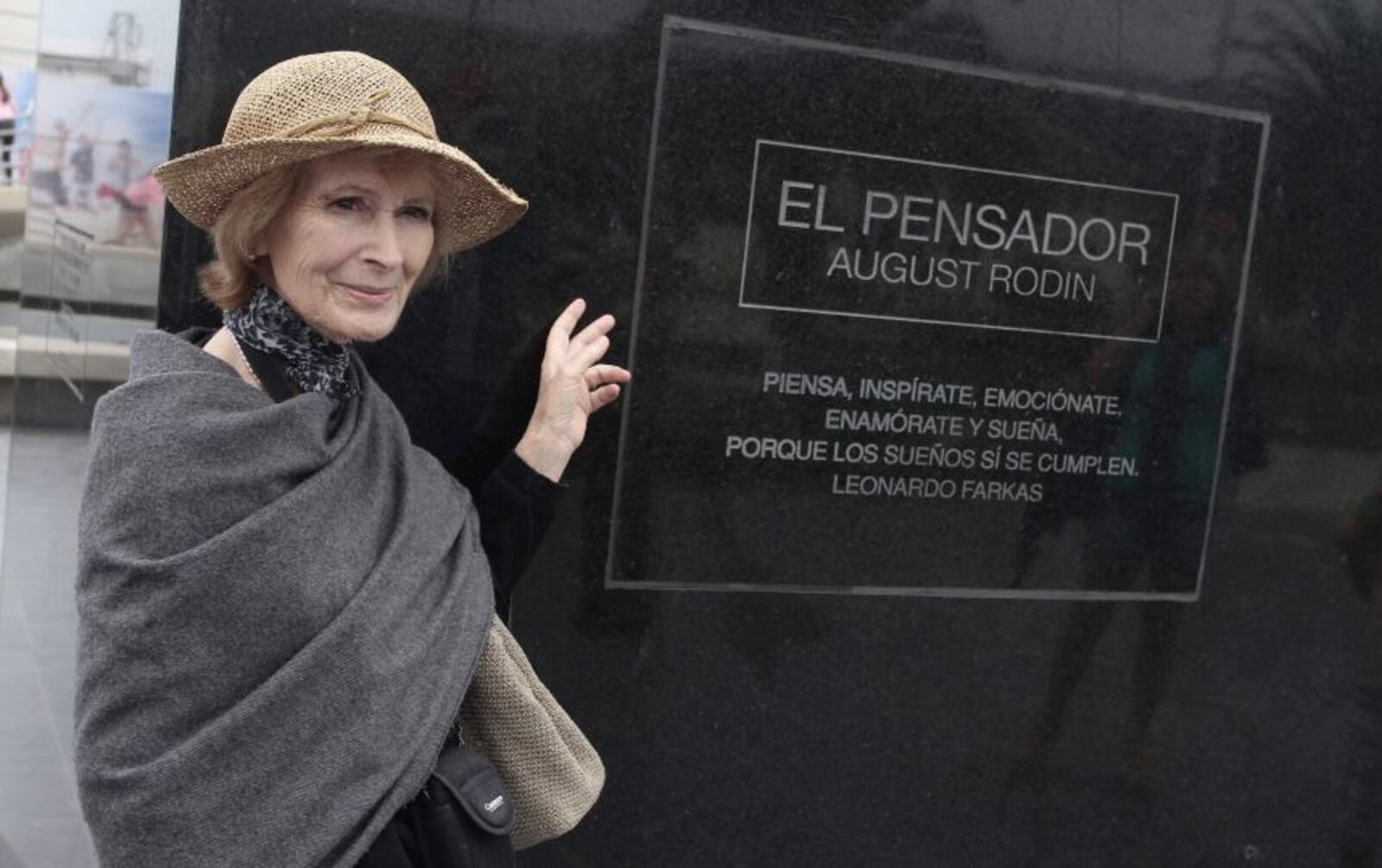 Descubre el insólito error en la estatua que Farkas le regaló a Viña ...